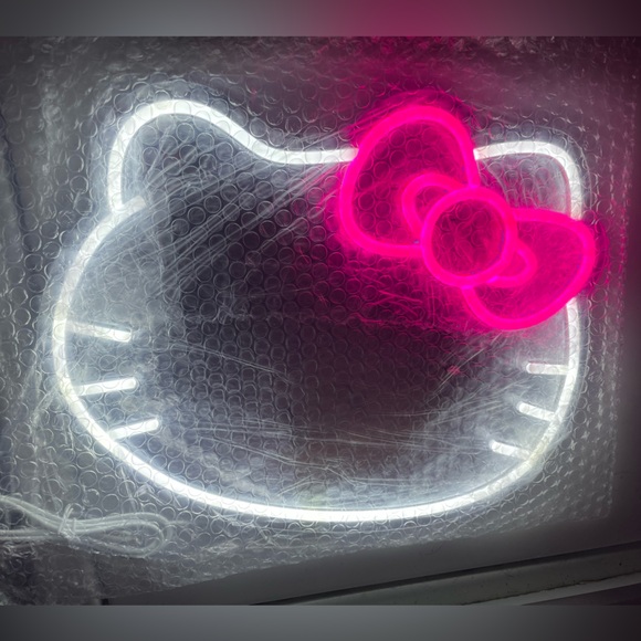 Hello Kitty | Wall Decor | Nwob Hello Kitty Neon Sign Mirror | Poshmark